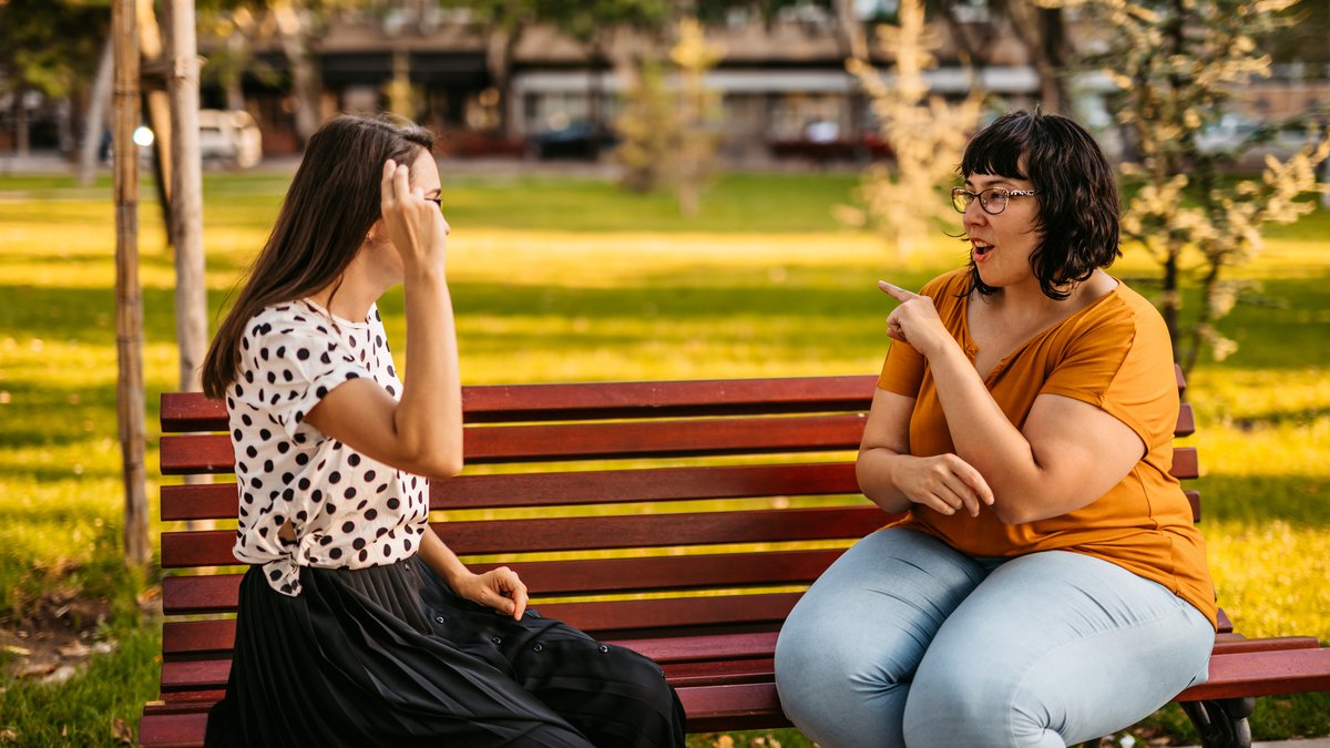 10-Minute Talks: Looking at Sign Language | The British Academy